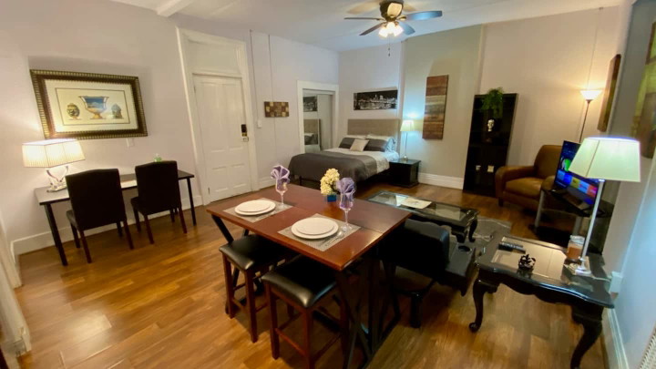 Nice Affordable 3rd Floor Studio - Dubuque, IA