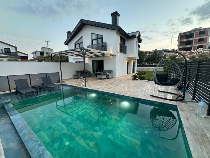 Begonvilla , Demrede Müstakil Havuzlu Villa - Demre