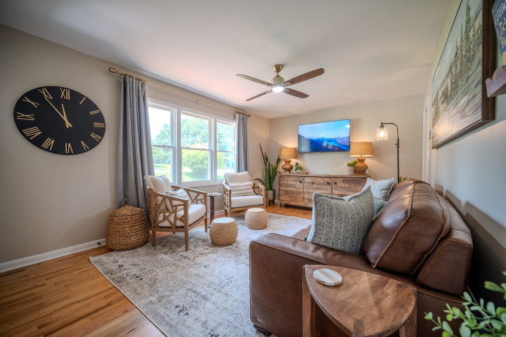 Charming & Cozy Home | Close To Acworth & Kennesaw - Acworth, GA