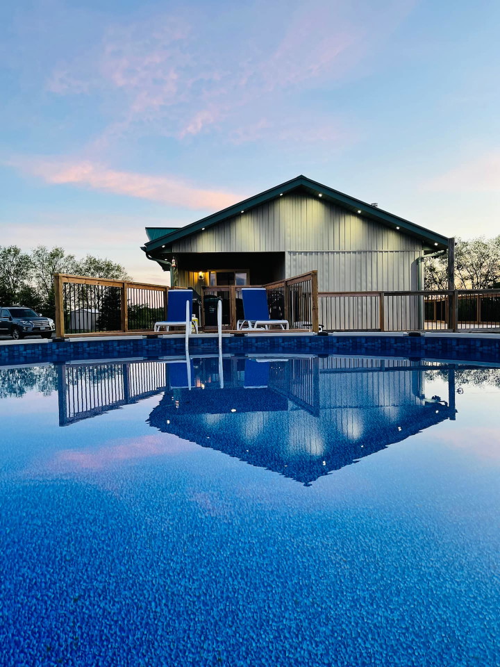 Harmony Villa. Pool, H/tub, Sauna, Bm& V/b - Belleville
