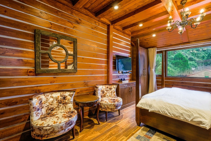 The Log House Luxury 2 Bhk Overlooking Doon Valley - Mussoorie