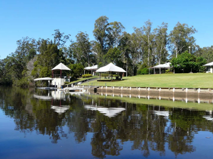 Luxury River View Cottage 2 - Taree