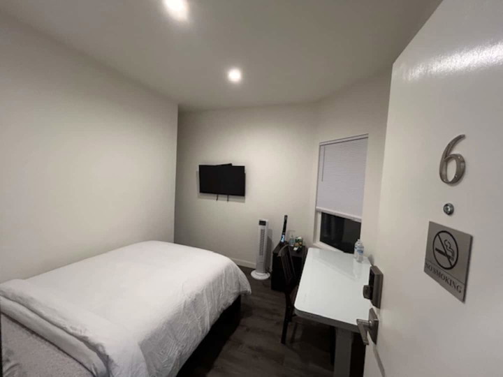 Soma 9 Residences Room 7 Shared Bath - San Francisco, CA