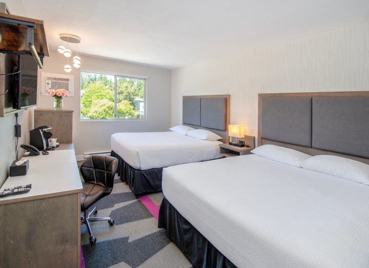 Modern Two Queen Room On Porpoise Bay - Sechelt