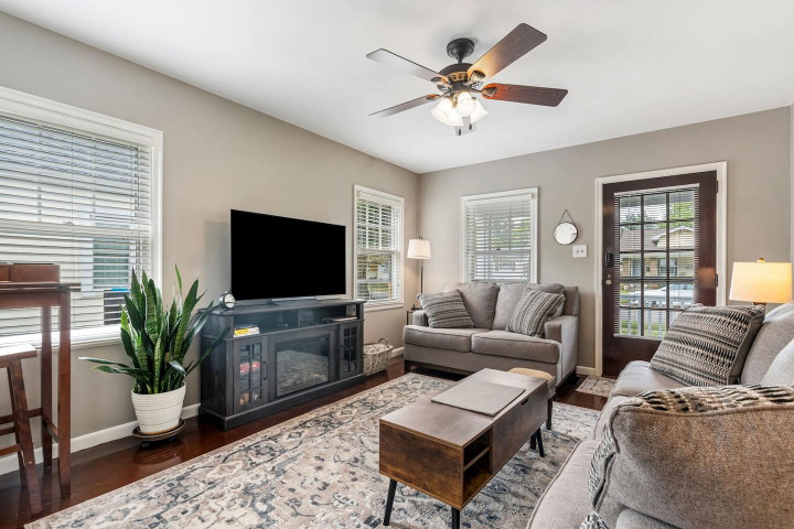 Lovely Bungalow - Terre Haute, IN