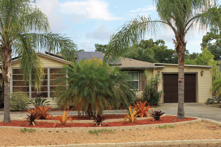 Charming House, 5 Minutes From Gulf Beaches! - Treasure Island, FL