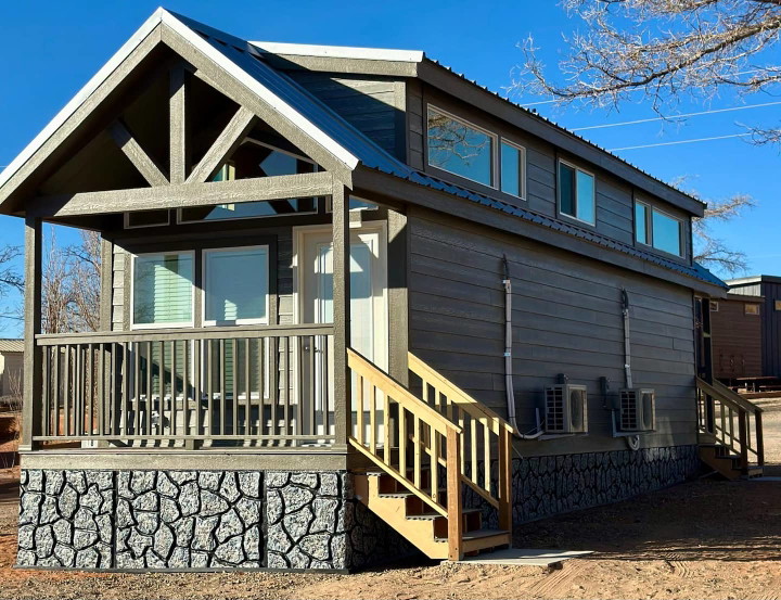 Cozy Tiny Home King Room - Page, AZ