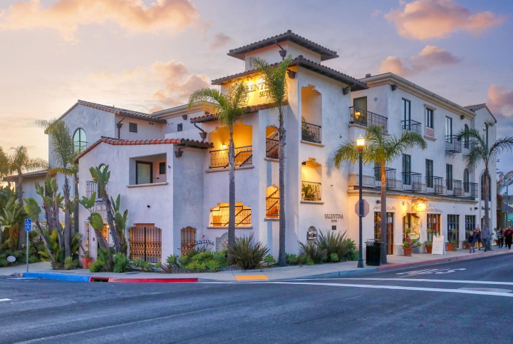 Coastal Mountain View Retreat At Valentina Suites - Pismo Beach, CA