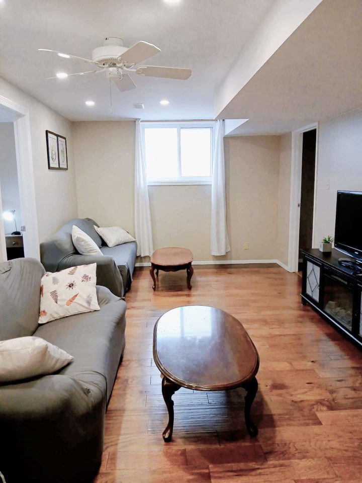 Spacious 2 Br Apartment - Peterborough, ON, Canadà