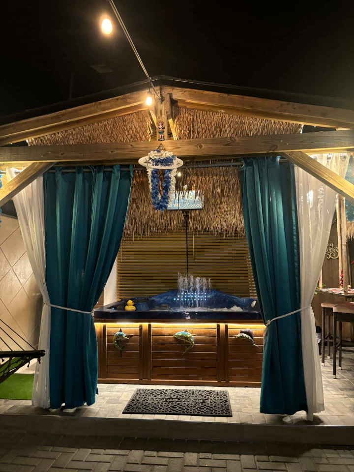 Free Full Liquor, Free Breakfast, Free Cleaning! - Clearwater, FL