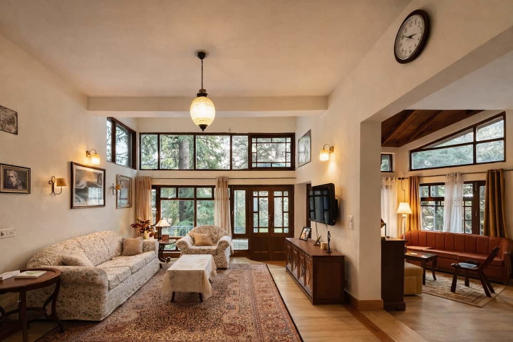 Scenic Hill View 3bhk Near Mall Road | Stonewood - Dalhousie