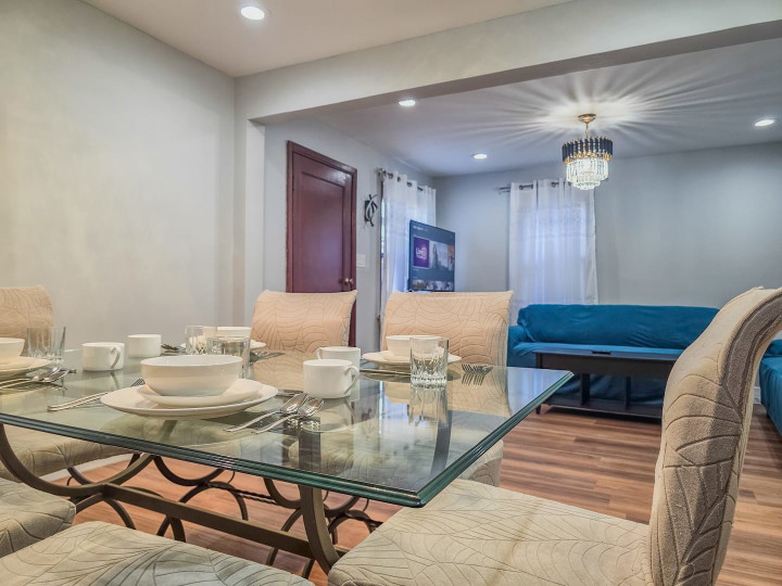 Spacious 3br Near Falls | King Bed + Parking - Niagara Falls, NY