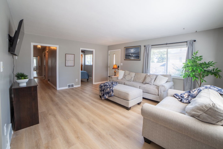 Cozy Home Steps From Downtown Cuyahoga Falls. - アクロン, OH