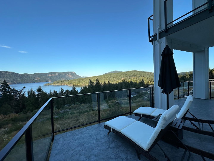 Maple Bay Luxury Living - Canada