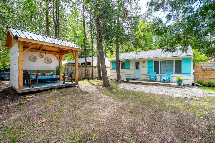 3 Bedroom 2 Minute Walk To The Beach! Summerbreeze - Sauble Beach