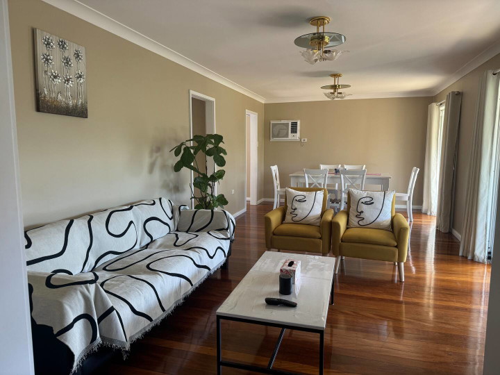 Spacious & 3br Home | 2 Baths | Parking | Cbd - Taree