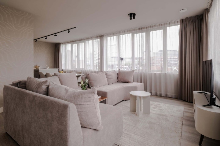 City Center Penthouse W/ Free Parking & City Views - Rotterdam