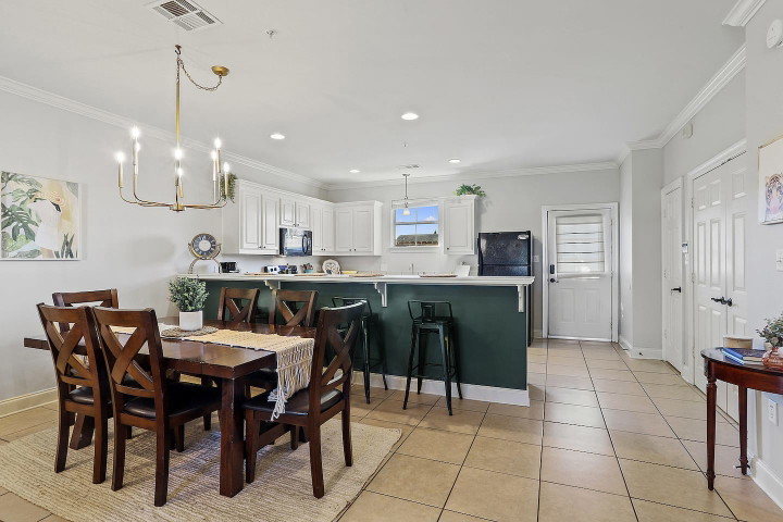 Lovely 2-bd Condo Close To Campus, Free Parking - Baton Rouge, LA