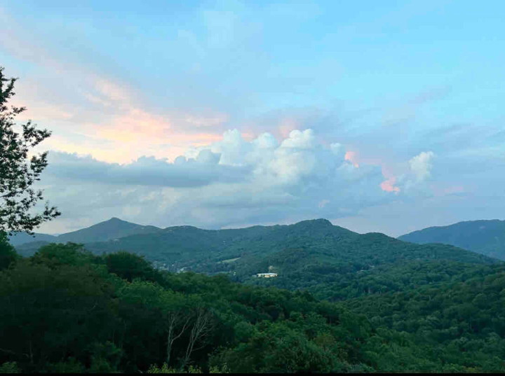 Amazing Views! Relax, Hike, Ski, Great Location! - Sugar Mountain, NC