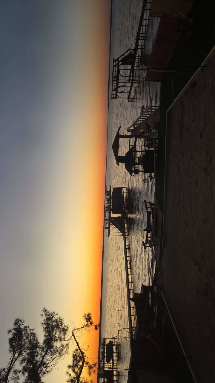The Lakehouse Dream: Beachfront & Barzebo - United States