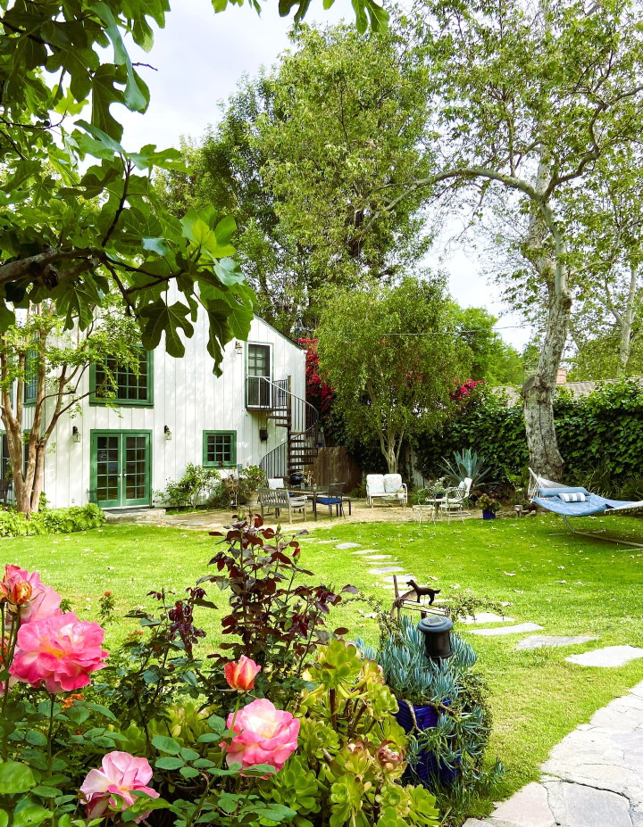 Keep Cool In The Poolside Shade At A Charming Encino House - Los Angeles