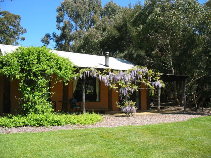 Pump Hill Farm Cottages - Forest & Valley View - Pemberton