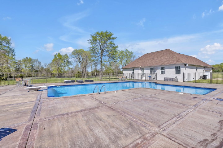 Double Diamond Rentals - Family Escape W/pool&land - Murfreesboro, TN
