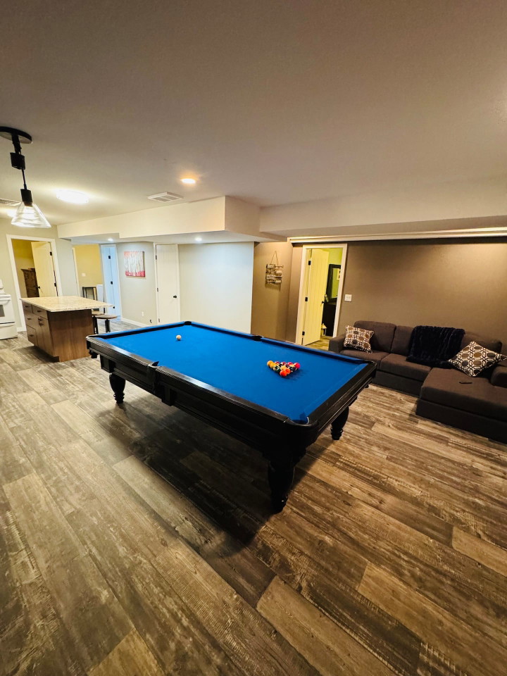 Bed & Billiards - Williams Lake