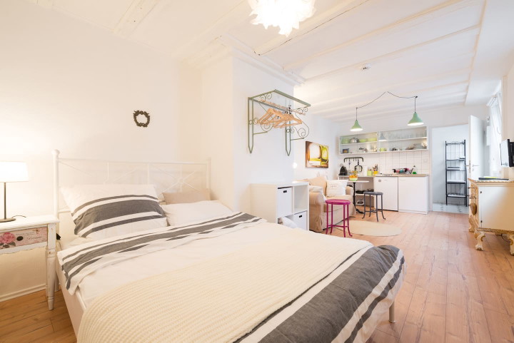 Close To Frankfurt-city, Charming - Frankfurt
