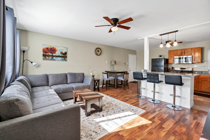 Charming Entire Ranch Home With Free Parking - Kirkwood, MO