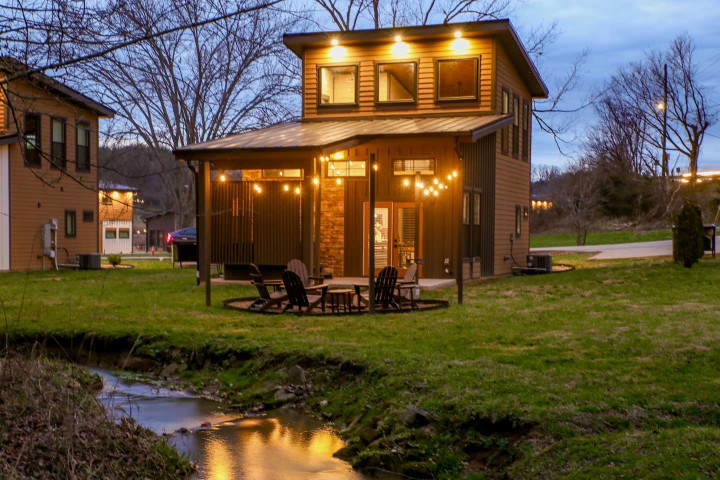 Modern Western Cabin | Hottub | Fire Pit|dollywood - Sevierville, TN