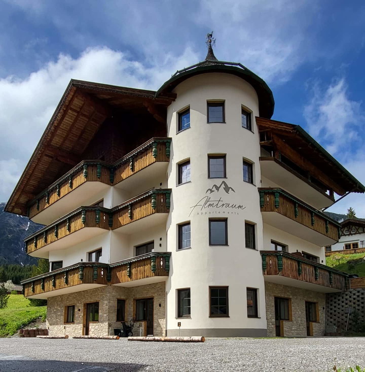 Almtraum Apartments 8 P - Reutte