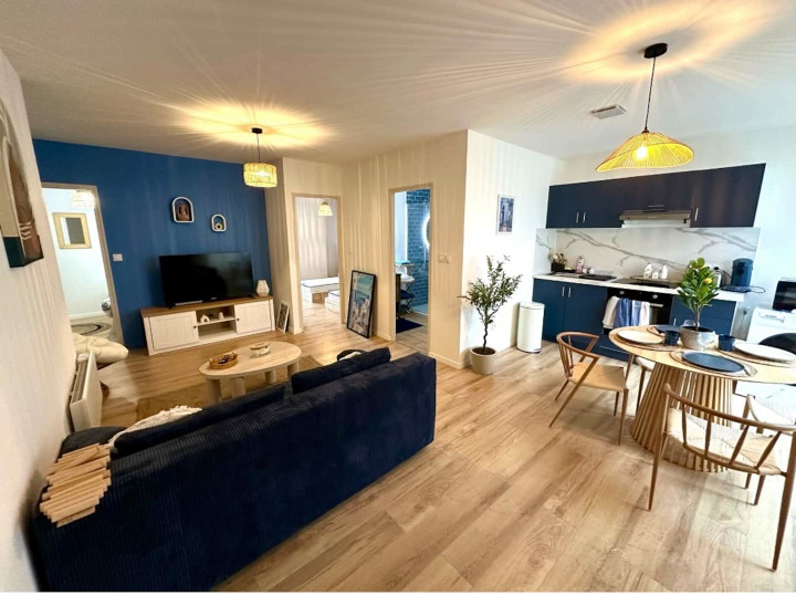 Greece: Cozy Apartment In The City Center - San Quintín
