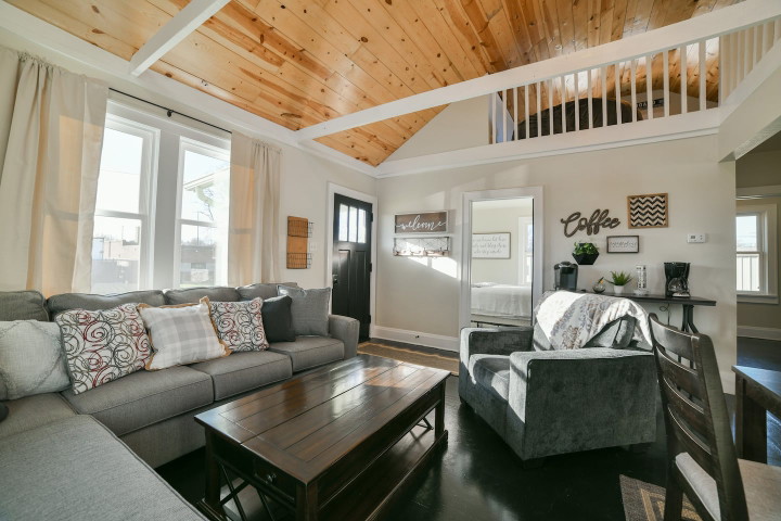 Quaint West Side Home Close To Downtown - Green Bay, WI