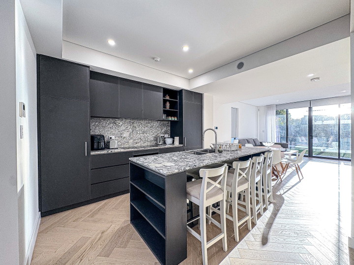 Modern 3br Townhouse | Sleeps 10 | 2-car Garage - Hornsby