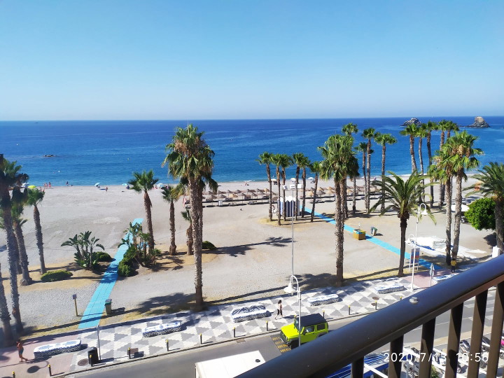 Soleado Apartamento En Primera Linea De Playa - Almuñécar