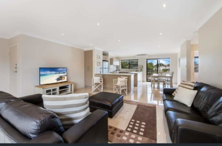 Beach Break Apartment - Central Coast