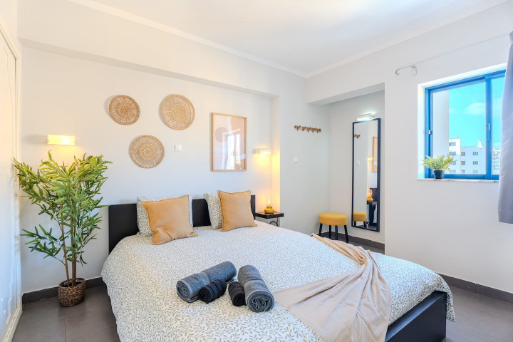 Cozy Apt 1om Walk To Beach Balcony/ac/cafés/wi-fi - Praia da Rocha