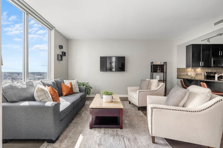 Near Stampede/ Bmo Centre W Prkg & Gym (+18) - Canada