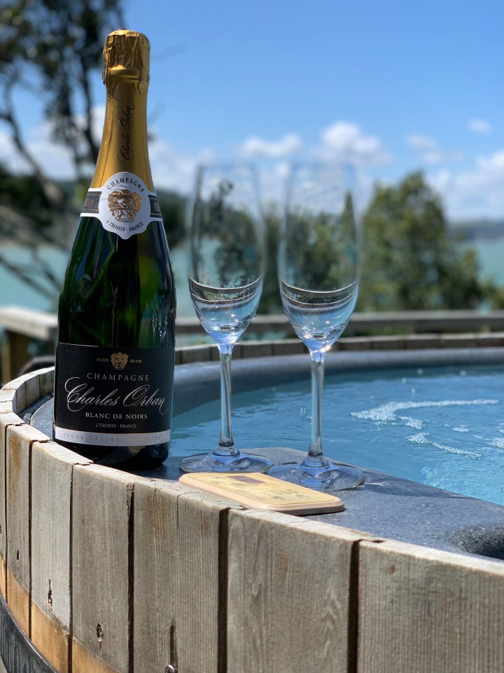 Bay Vista Raglan  Harbour Views, Pool & Pets - Raglan