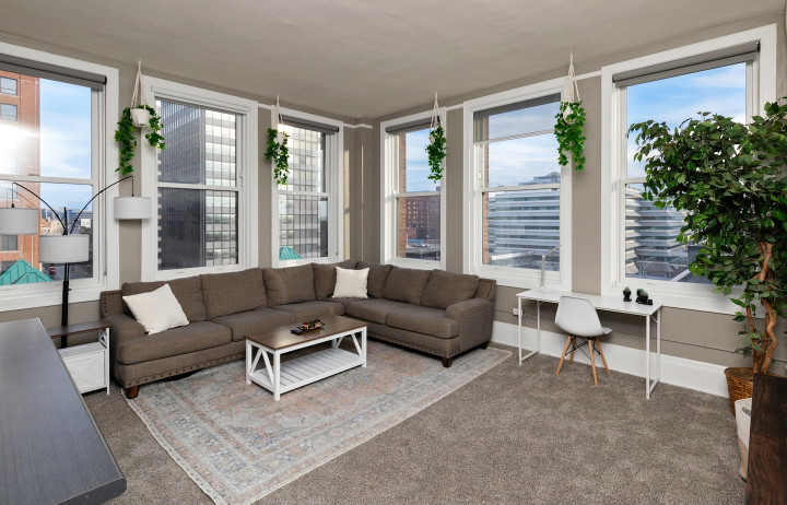 Downtown Dream 2br W/ City Views 2 Blocks To Court - Des Moines, IA