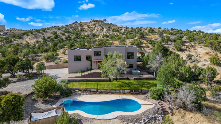 Large Estate In The Foothills - Farmington, NM