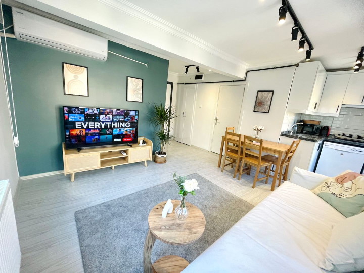 Cozy Renovated Flat | Near Metro | ŞIşli - Beykoz