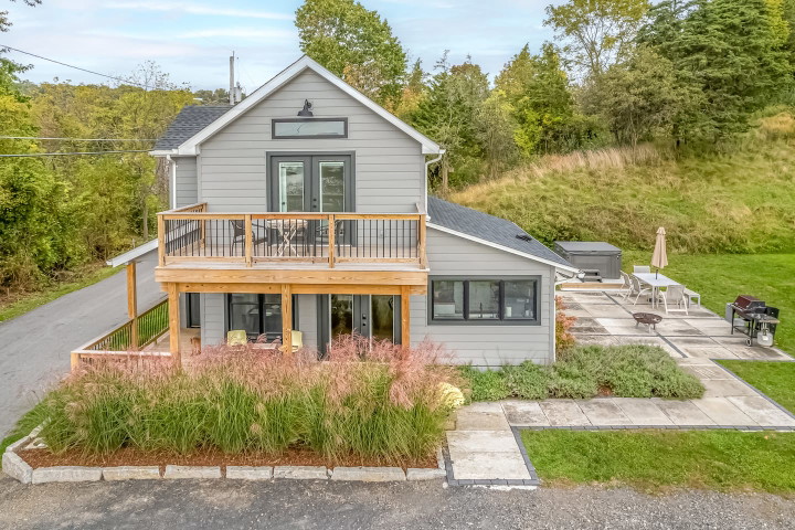 Catskills River House Hot Tub & Views - Catskill, NY