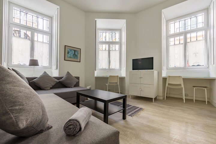Luminous Studio In Central Chiado - Almada