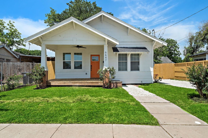 Hip Bungalow Near East Downtown - 휴스턴
