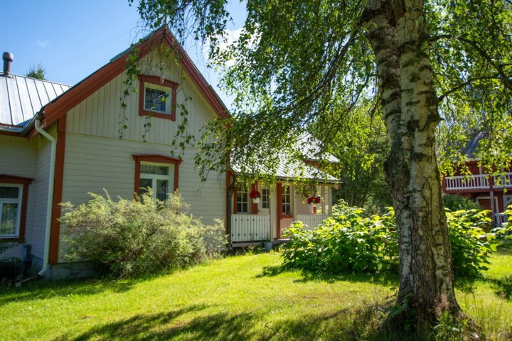 Jakolantila Rentola, A Large House Near The Nature - Finlande