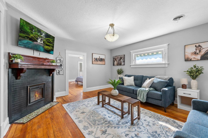 St. Joseph Historic 3br W/ Workspace Near Downtown - Saint Joseph, MO