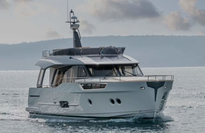 Wake Up In Monaco  Yacht Stay On Greenline 48 Fly - Menton