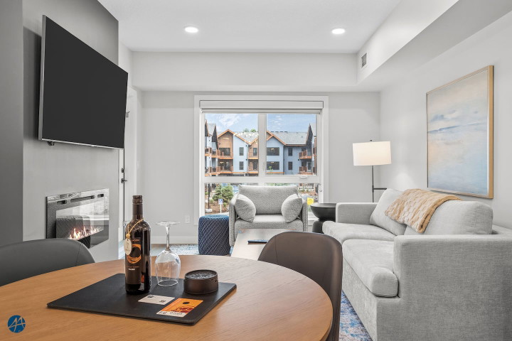 1 Bed/1 Bath Sparrowhawk-courtyard Facing-sleeps 4 - Alberta